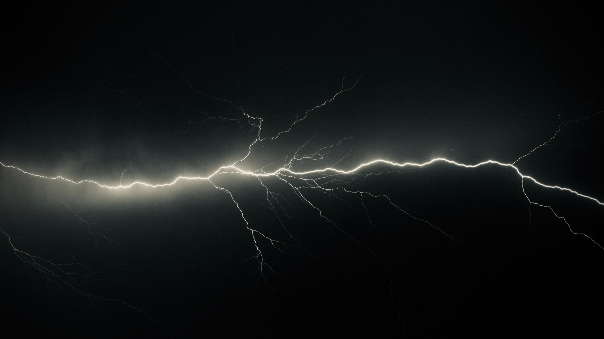 Mega-Blitz mit 768 Kilometern Länge in den USA stellt neuen Rekord auf ...